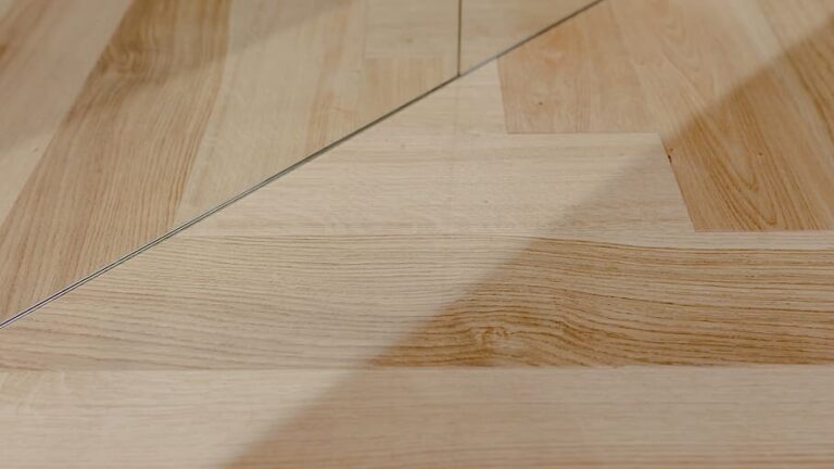 How to Choose Which Direction to Lay Vinyl Plank Flooring - Floor Techie